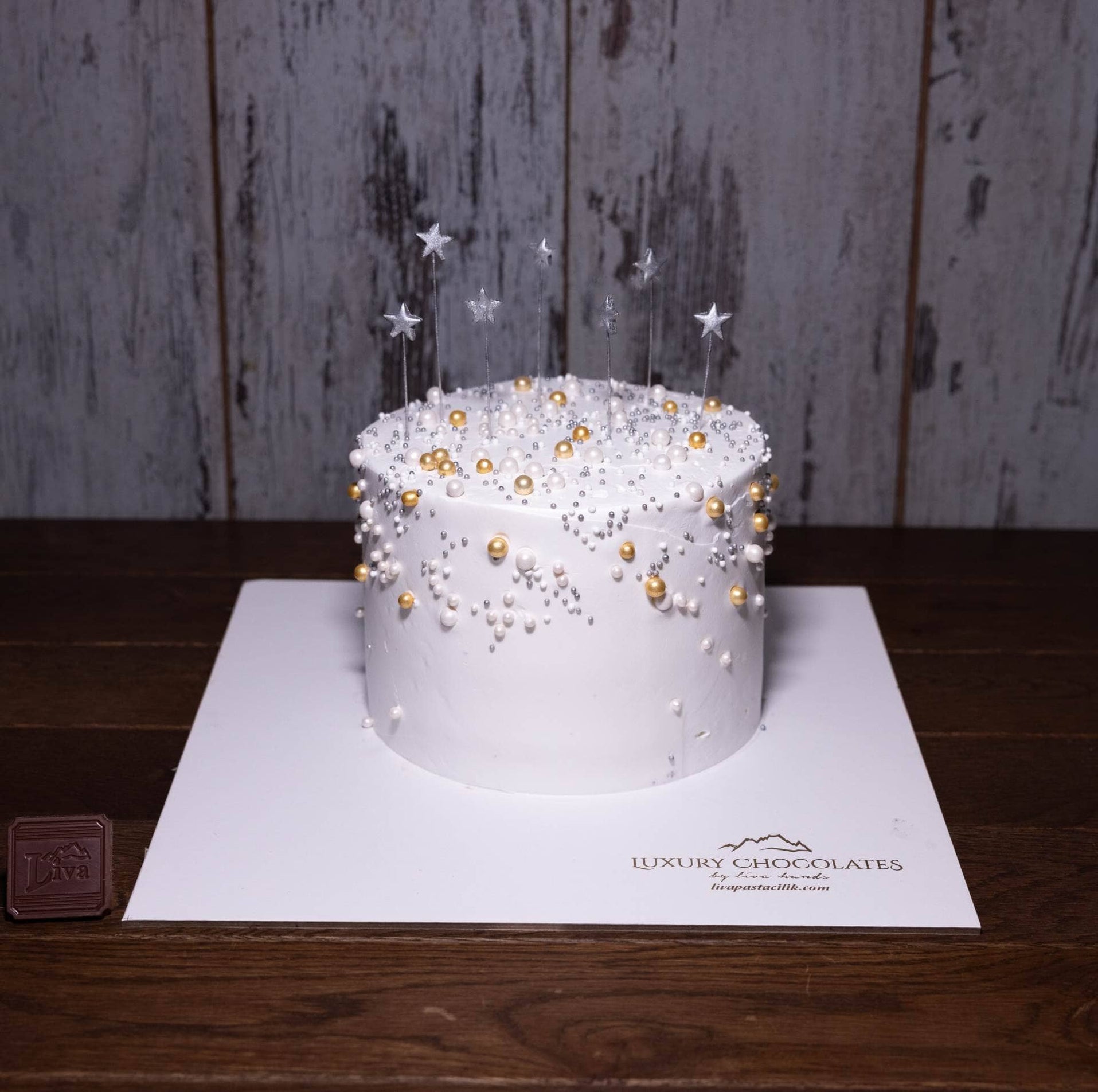 İnci Taneleri Özel Pasta — Liva Pastacılık