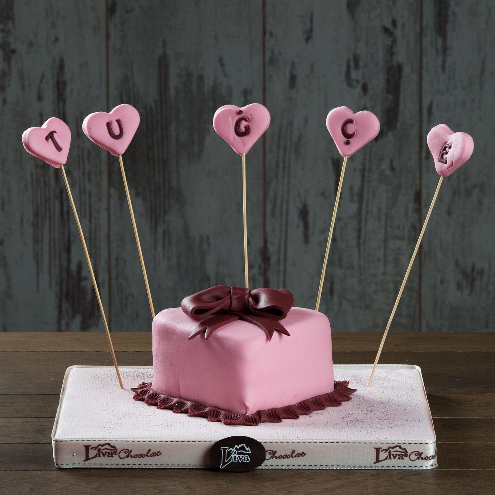 Kalpli İsim Butik Pasta — Liva Pastacılık