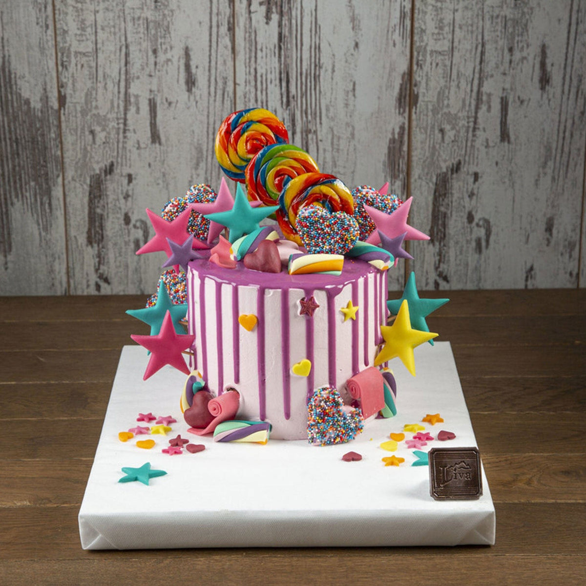 Yıldız Şekerli Özel Pasta — Liva Pastacılık